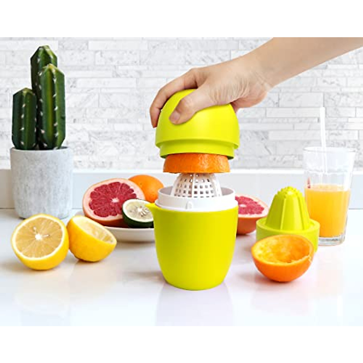 Lechin Hand Juicer - Citrus Juicer with Lemon Shape - Hand Lemon Juicer with Two Press Options for Different Fruits (Yellow)