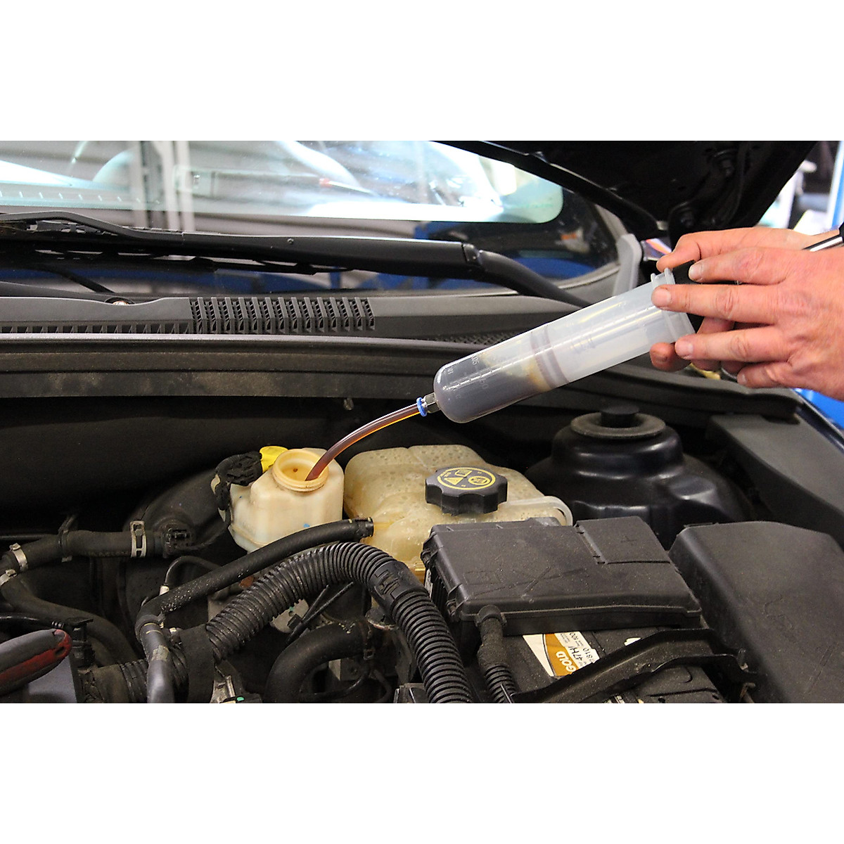 Mityvac MVA6851 Fluid Extractor, Syringe Action to Extract and Dispense Fluids Into or Out of Small Reservoirs Including Master Cylinder, Transaxles and Power Steering and Coolant Reservoirs