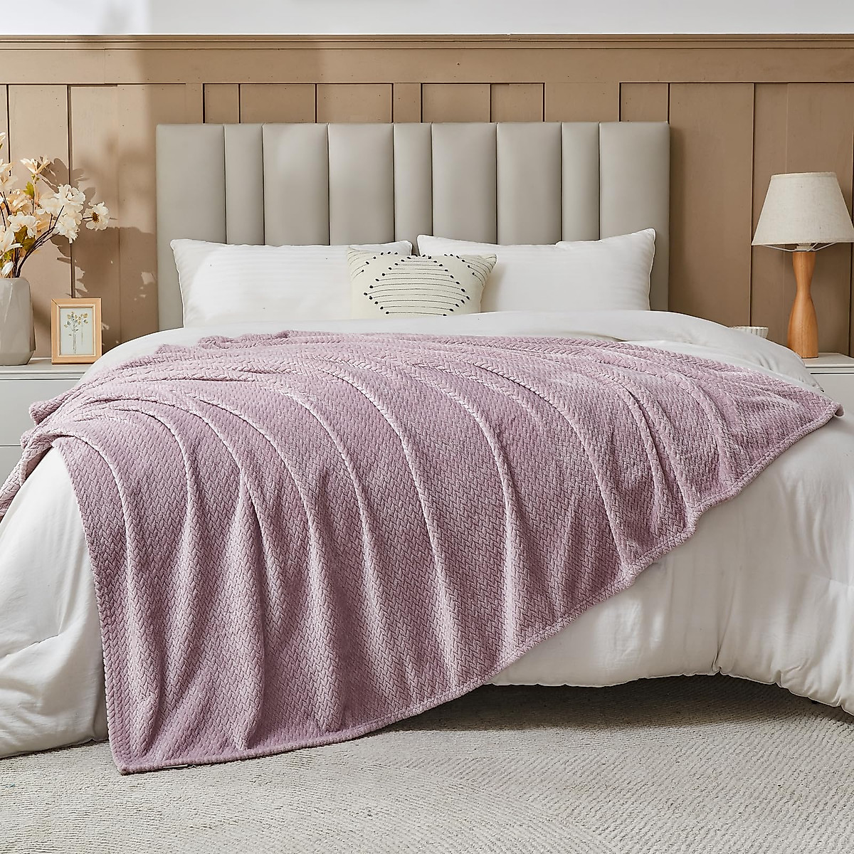 NEWCOSPLAY Super Soft Throw Blanket Premium Silky Flannel Fleece Leaves Pattern Lightweight Blanket All Season Use (Light Purple, Throw(50"x60"))