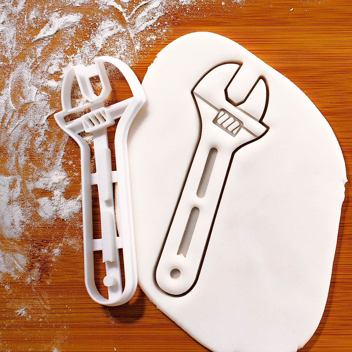 Wrench cookie cutter, 1 piece - Bakerlogy