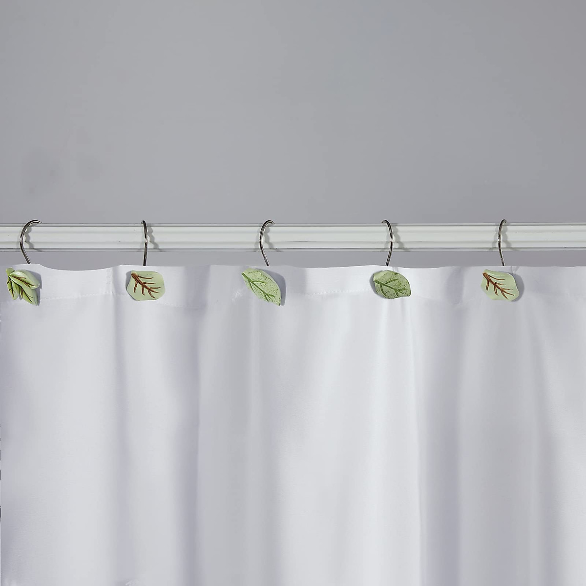 YoKii 12PCS Plant Leaves Decorative Shower Curtain Hooks for Green Tropical Botanical Plam Tree Leaf Shower Curtains Hooks Metal Rustproof Cute Eucalyptus Shower Curtain Rings Bathroom Decoration