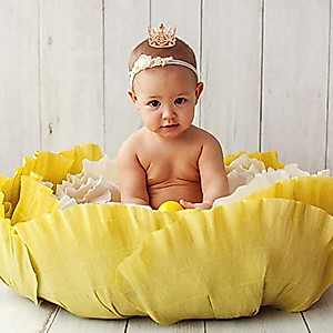 15 Pieces Crown Cake Topper Mini Crown Cupcake Topper Mini Baby Crown Gem Pearl Crown Tiara Cake Topper for Women Lady Girl Birthday Bridal Wedding Royal Themed Party Decorations(Pearl Style)