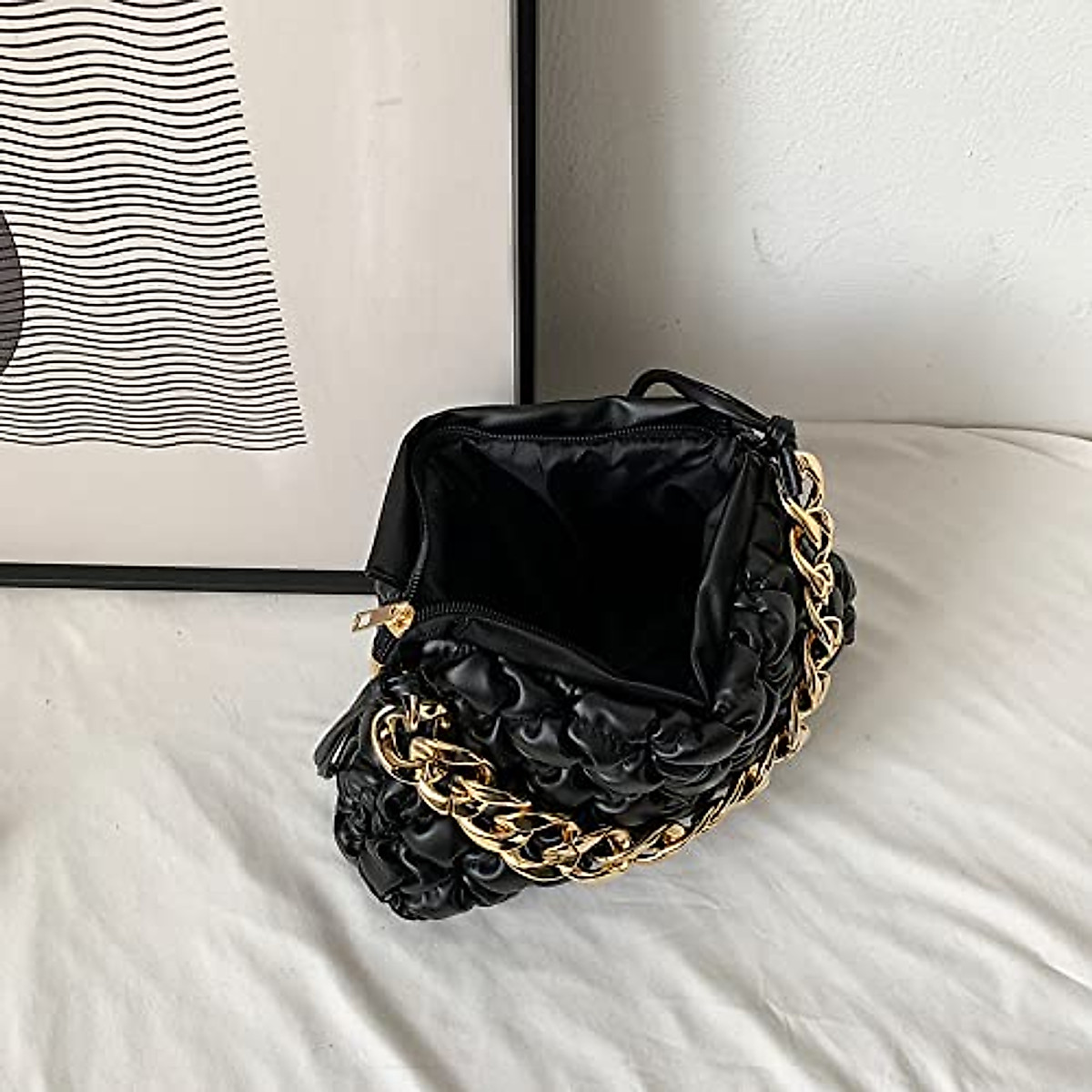 AIZHIYI Fashion Pleated Women Handbags Chain Leather Messenger Clutch Bags (Black)