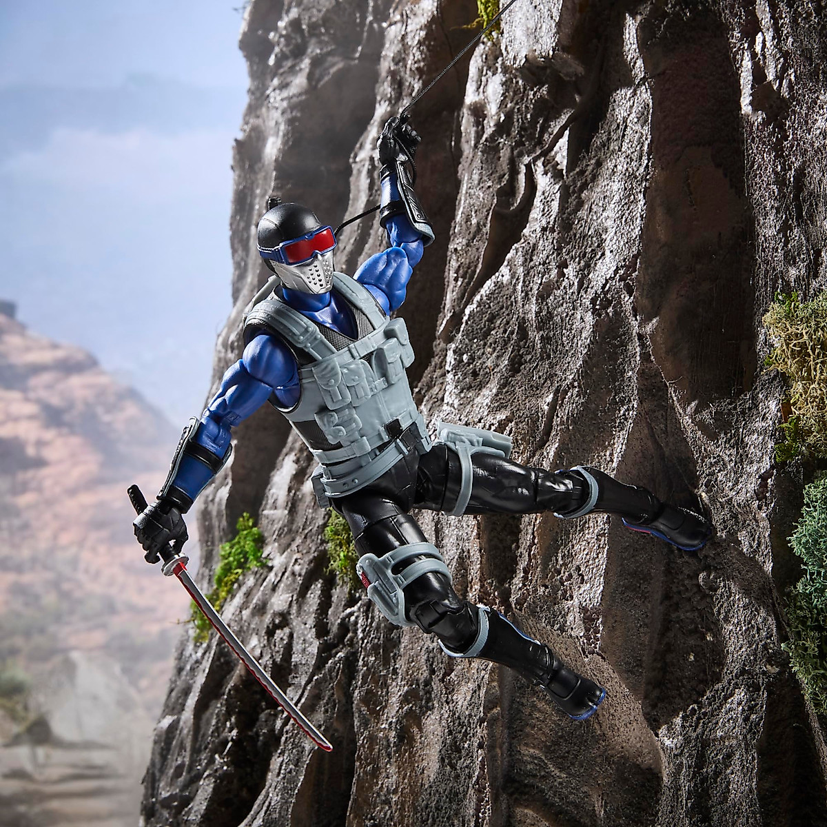 G.I. Joe Classified Series #165, Snake Eyes V4, Collectible 6 Inch Action Figure with 7 Accessories