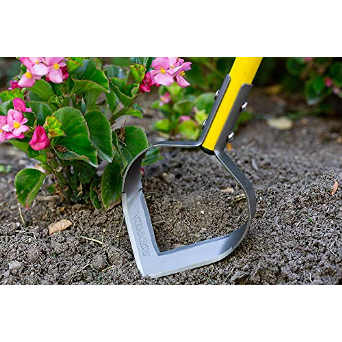 Xtreme Weeder (Scuffle Hoe Cultivator, 54" Fiberglass Handle with Grips)