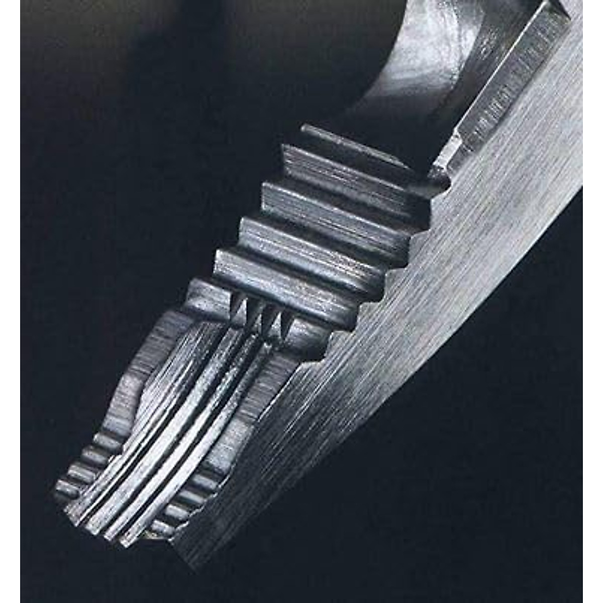 VAMPLIERS 6.25" Screw Extraction Multipurpose Pliers with Unique Non-Slip Jaws. Patented Stripped Screw Remover Tool. Effeciently extracts any damaged or rusted screws/fasteners. Made in Japan: VT-001