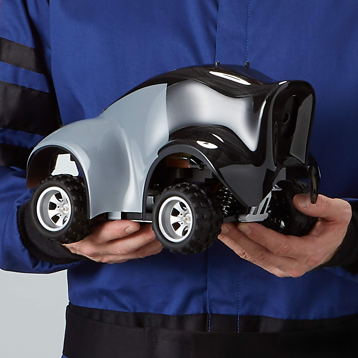 AWS DeepRacer – Fully autonomous 1/18th scale race car for developers | With open source projects