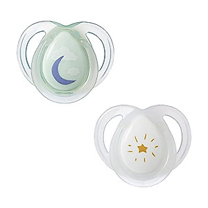Tommee Tippee Night Time Glow in The Dark Pacifiers, Symmetrical Design, BPA-Free Silicone Nipple, Includes Sterilizer Box, 0-6m, 2 Count