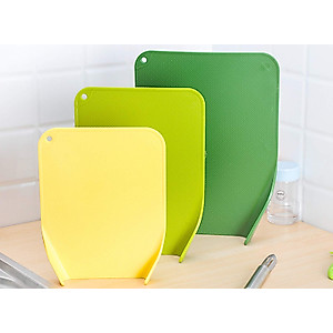 XIZEN Kitchen Cutting Board (3-Piece Set)-PP material Easy to wash BPA-free,The bottom curling design makes food not easy to spill,Texture cut surface，Rubber bottom non-slip., Multicolor, YZ0003