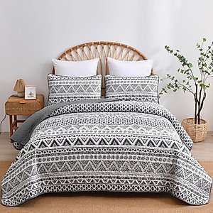 DJY Boho Quilt Set King Size, 3 Pieces Grey White Striped Geometric Bedspread Coverlet Set with 2 Pillowcases Soft Lightweight Microfiber Bohemian Quilt Bedding Set for All Season 103"x90"