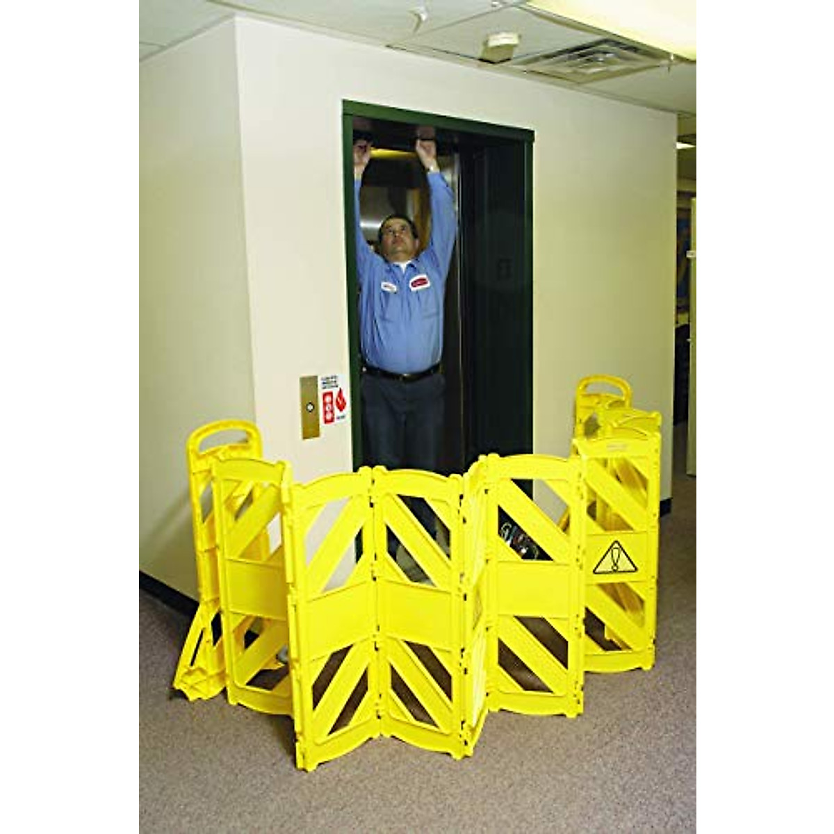Rubbermaid Commercial 13-Foot Extendable Mobile Safety Sign/Barrier with Locking Straps, Yellow (FG9S1100YEL)
