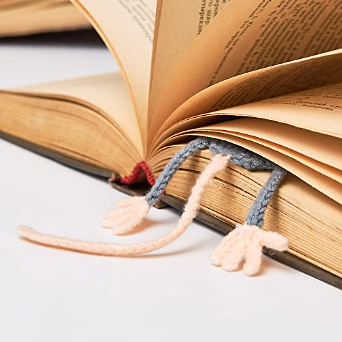 Crochet Bookmark Birthday Gifts, Crochet Animal Bookmark for Christmas Stocking Stuffers Mothers Day Valentine's Day Teacher Appreciation Gifts for Women Girls Readers Book Lover (Mouse)