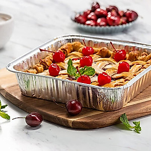 Waytiffer 20pack-8 x 8 Square Baking Cake Pans with Plastic Dome Lids Disposable Aluminum Foil Tins,Heavy Duty cake Pans Roasting Pans,Cooking Tins Homemade Breads Oven Pans