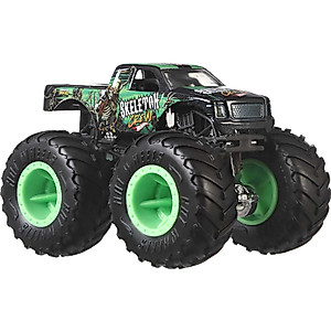 Hot Wheels Monster Trucks Set of 12 (1:64 Scale) + Hot Wheels Monster Trucks Stunt Tire Playset (Amazon Exclusives)