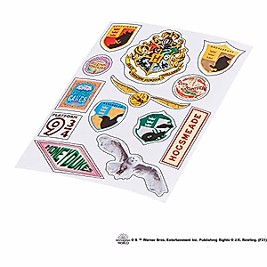 Mattel Harry Potter Collectible Platform 9 3/4 Doll (10-inch), Posable, Wearing Travel Fashion, with Hedwig, Luggage & Accessories, Gift for Collectors and Kids 6 Years Old and Up