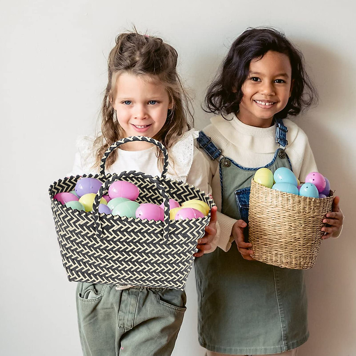 Cabilock Handmade Moroccan Market Basket Large Capacity French Wicker Basket Straw Beach Bag Vegetables Shopping Basket with Handle for Women Shopping Laundry Black