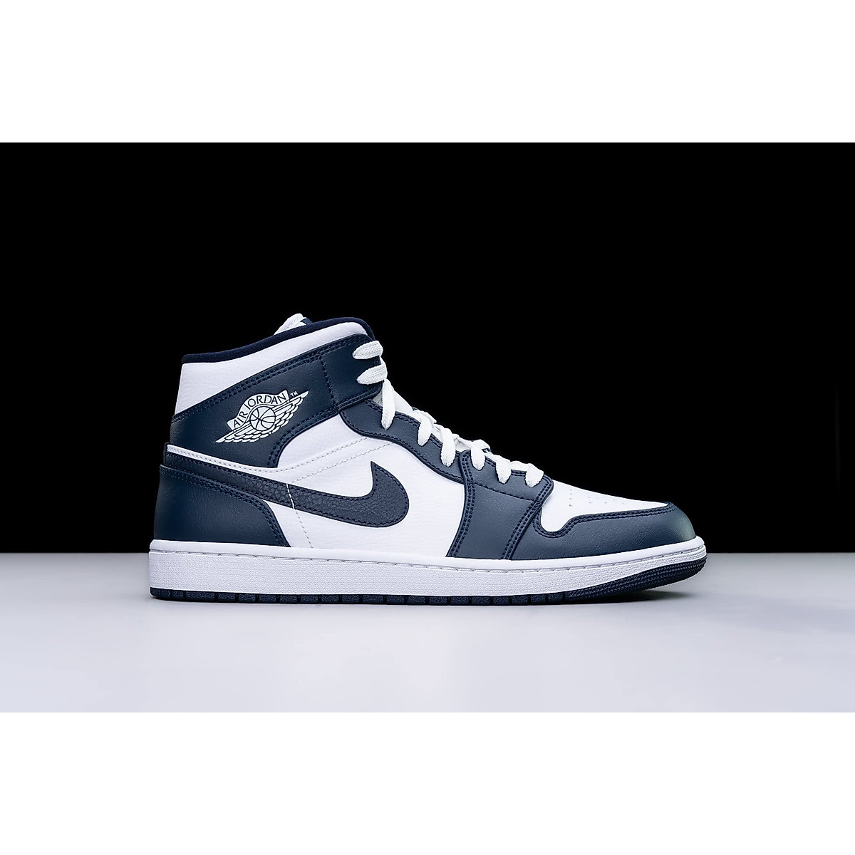 NIKE Men's Basketball Shoes, White White MTLC Gold Obsidian 174, 9