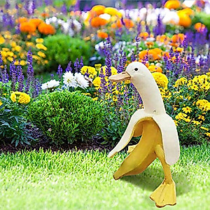 Banana Duck Sculpture, Whimsical Banana Duck Yard Art, Creative Banana Duck Art Statue Garden Yard Outdoor Decor (1 pc) 1