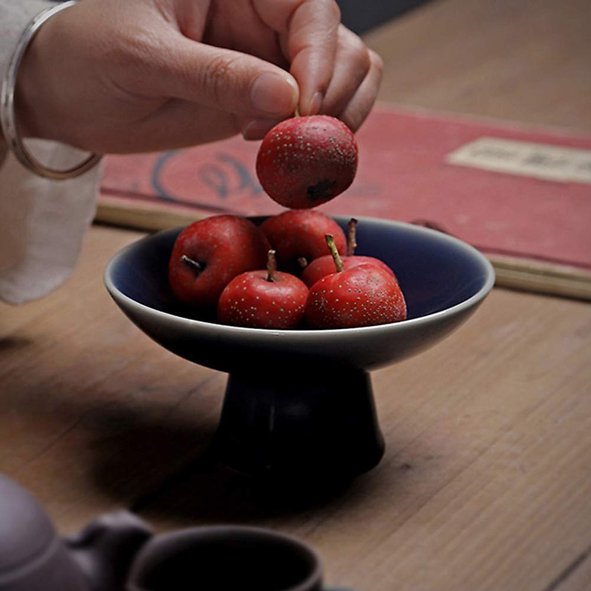 Pearlead Ceramic Footed Bowl Round Pedestal Bowl Decorative Fruit Bowl Holder Dessert Display Stand for Kitchen Counter Centerpiece Table Decor Serving Fruit Tray Large Blue