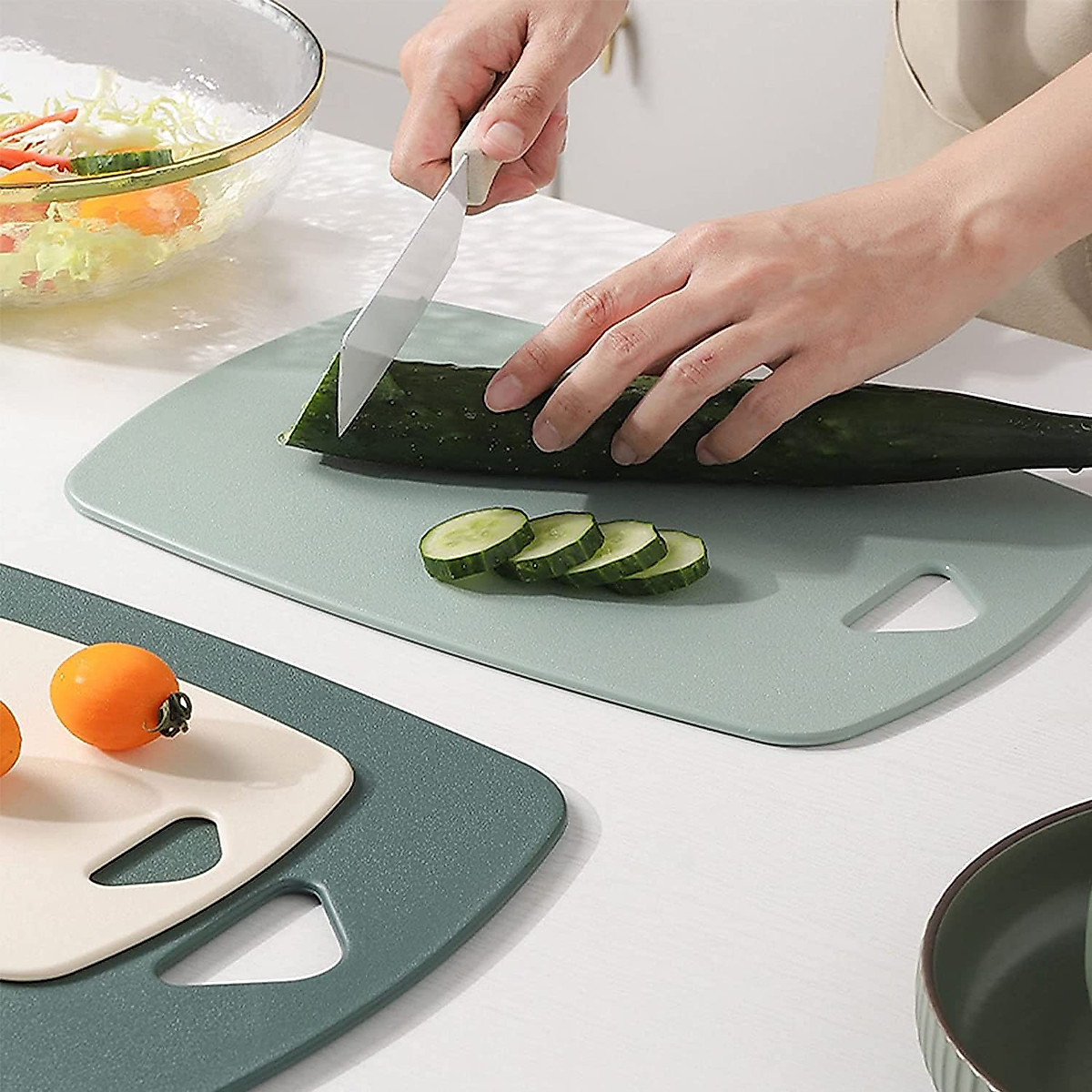 3 PCS Plastic Cutting Board, Cutting Boards for Kitchen, Plastic Chopping Board Set Easy Grip Handle Food Chopping Boards for Dishwasher Safe, Chop Meat, Veggies