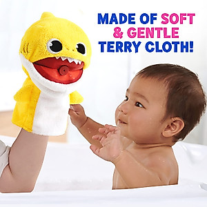 WowWee Baby Shark Official - Splash & Spray Baby Shark Bath Buddy