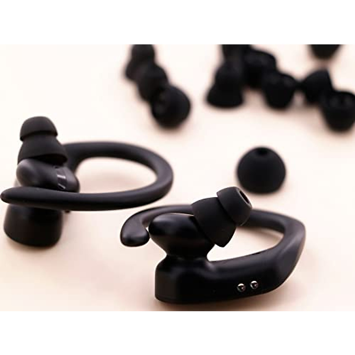 8 Pairs Powerbeats Pro Ear Tips Buds, 4 Size Replacement Soft Flexible Fit in Case Noise Reduce Silicone Rubber Gel Earbuds Eartips Wing Skin Accessories Compatible with Beats Flex/BeatsX - Black