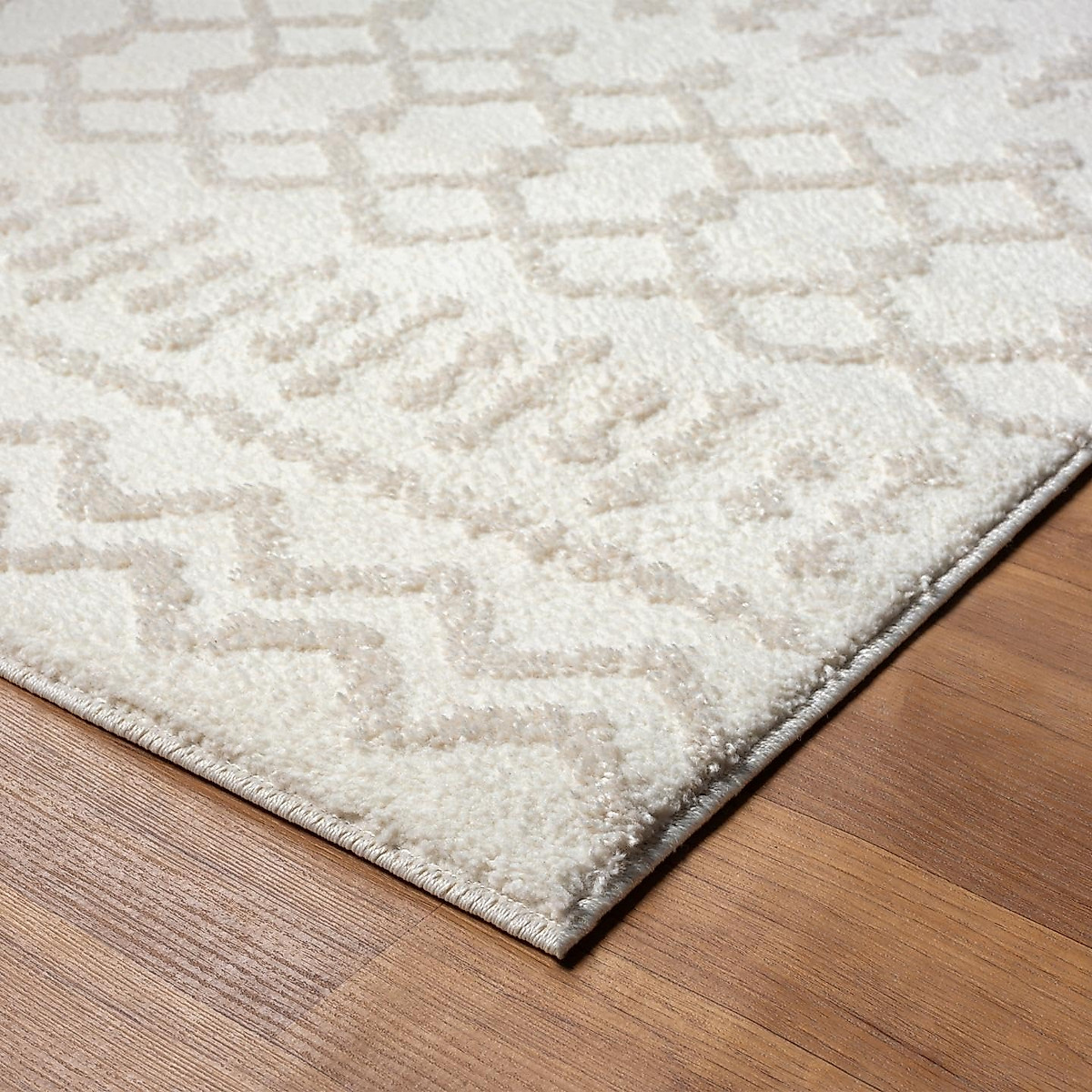 LUXE WEAVERS Ibiza Collection 8742 Cream 6x9 Modern Abstract Area Rug