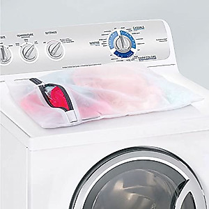 mDesign Large Laundry Mesh Wash Bag - Fine Weave Fabric, Zipper Closure, Washing Machine and Dryer Safe, Protect Lingerie, Delicates, Underwear, Bras, Leggings - Great Travel Bag - 4 Pack - White