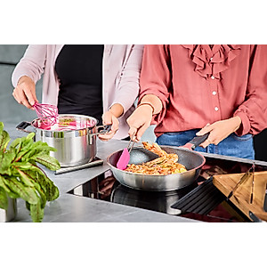 RÖSLE Silence Pro Frying Pan with Scratch-Resistant Premium Non-Stick Coating ProResist, Silicone Handle, 28 cm, 18/10 Stainless Steel, Suitable for Induction Cookers, Dishwasher Safe, Silver/Black