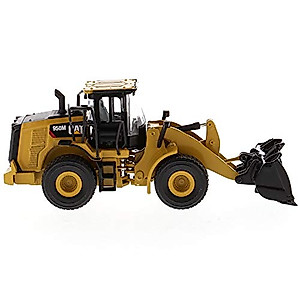 1:64 Scale Caterpillar 950M Wheel Loader - Construction Metal Series by Diecast Masters - 85692 - Play & Collect - with Functioning Arm and Bucket - Made of Diecast Metal with Some Plastic Parts