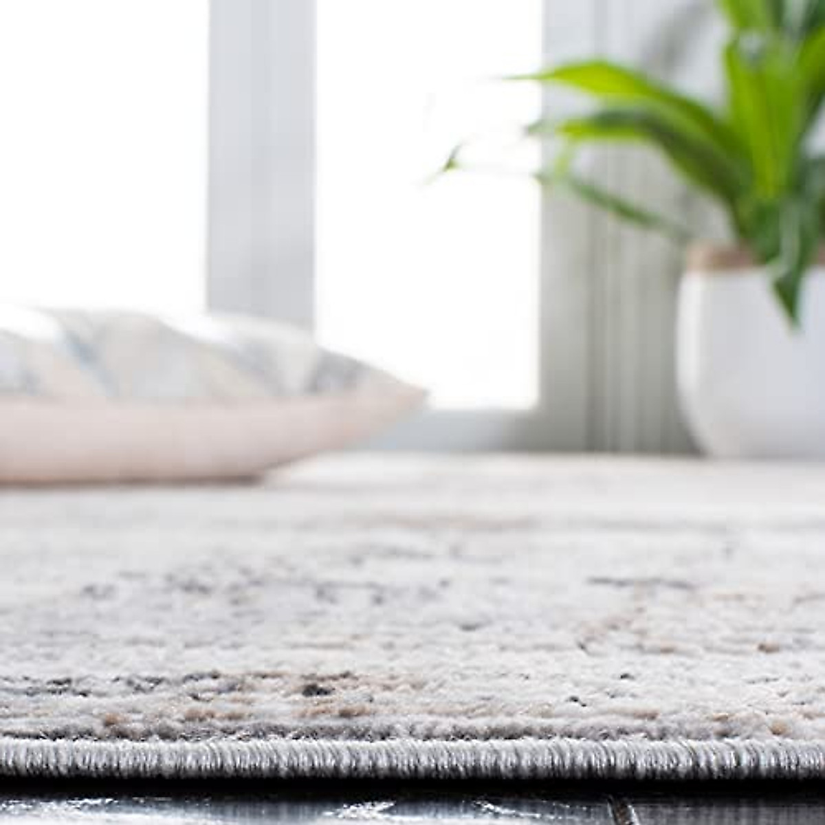 SAFAVIEH Amelia Collection 5'5" x 7'7" Ivory/Grey ALA448A Modern Abstract Non-Shedding Living Room Bedroom Dining Home Office Area Rug