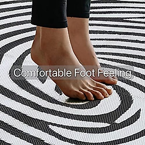 EASTVOX Outdoor Rug Waterproof Reversible Portable RV Patio Picnic Camping Backyard Deck Trailer Morden Indoor Floor Plastic Straw Beach Area Mat 9x12 Large Size (Fingerprint Black&White)