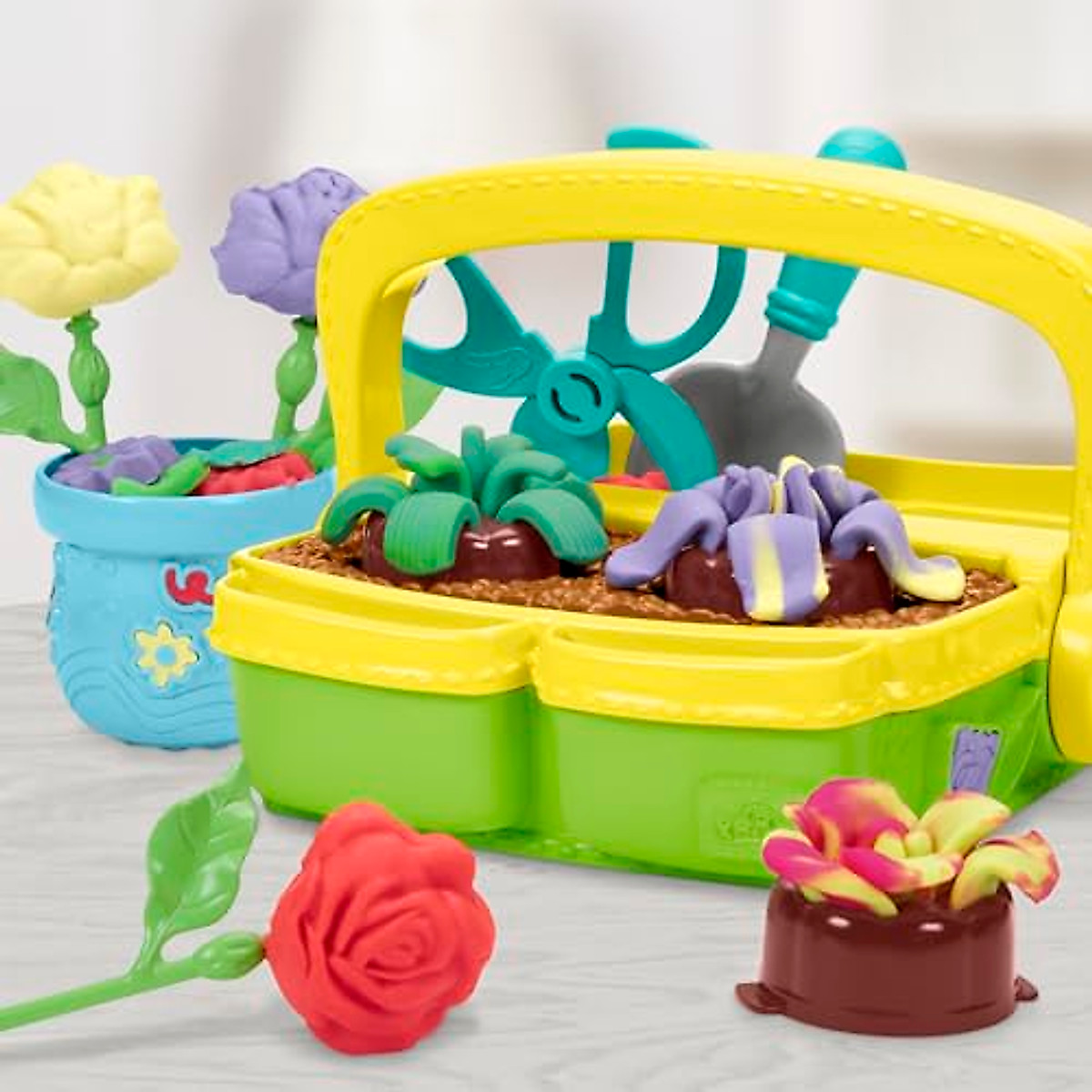 Play-Doh Blooming Flower Garden Toy Playset, Nature Pretend Play, Kids Arts & Crafts Ages 3+