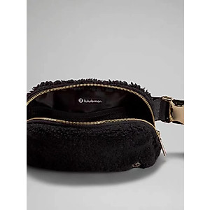 Lululemon Athletica Everywhere Fleece Belt Bag (Black)
