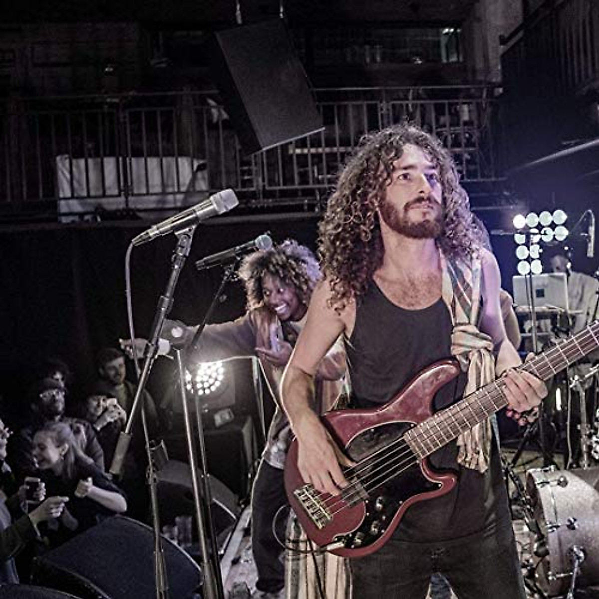 Shure BETA 57A Instrument Microphone - Supercardioid Dynamic Mic for Vocal and Instrumental Applications with High Output Neodymium Element, Durable Steel Mesh Grille and Shock Mount