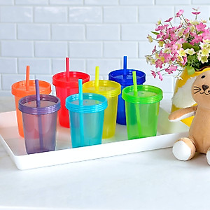 Youngever 7 Sets Plastic Kids Cups with Lids and Straws, 7 Reusable Toddler Cups with Straws in 7 Assorted Colors