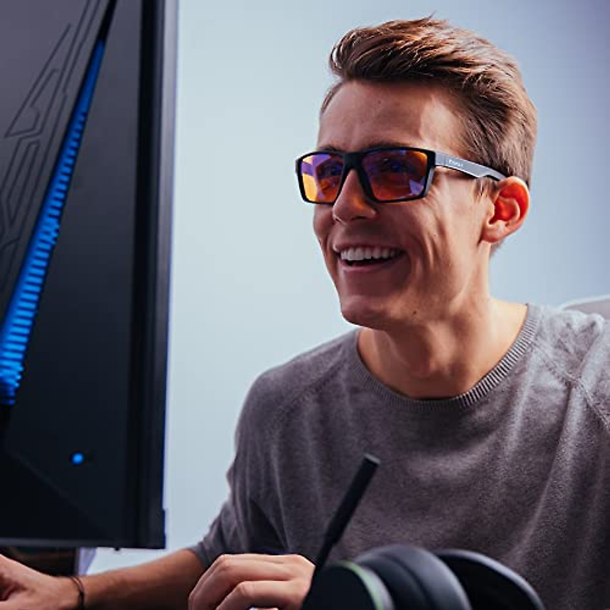 Horus X • Blue Light Blocking Gaming Glasses - Professional Screen Filter Anti Glare Fatigue Eyestrain Men and Women | Amber