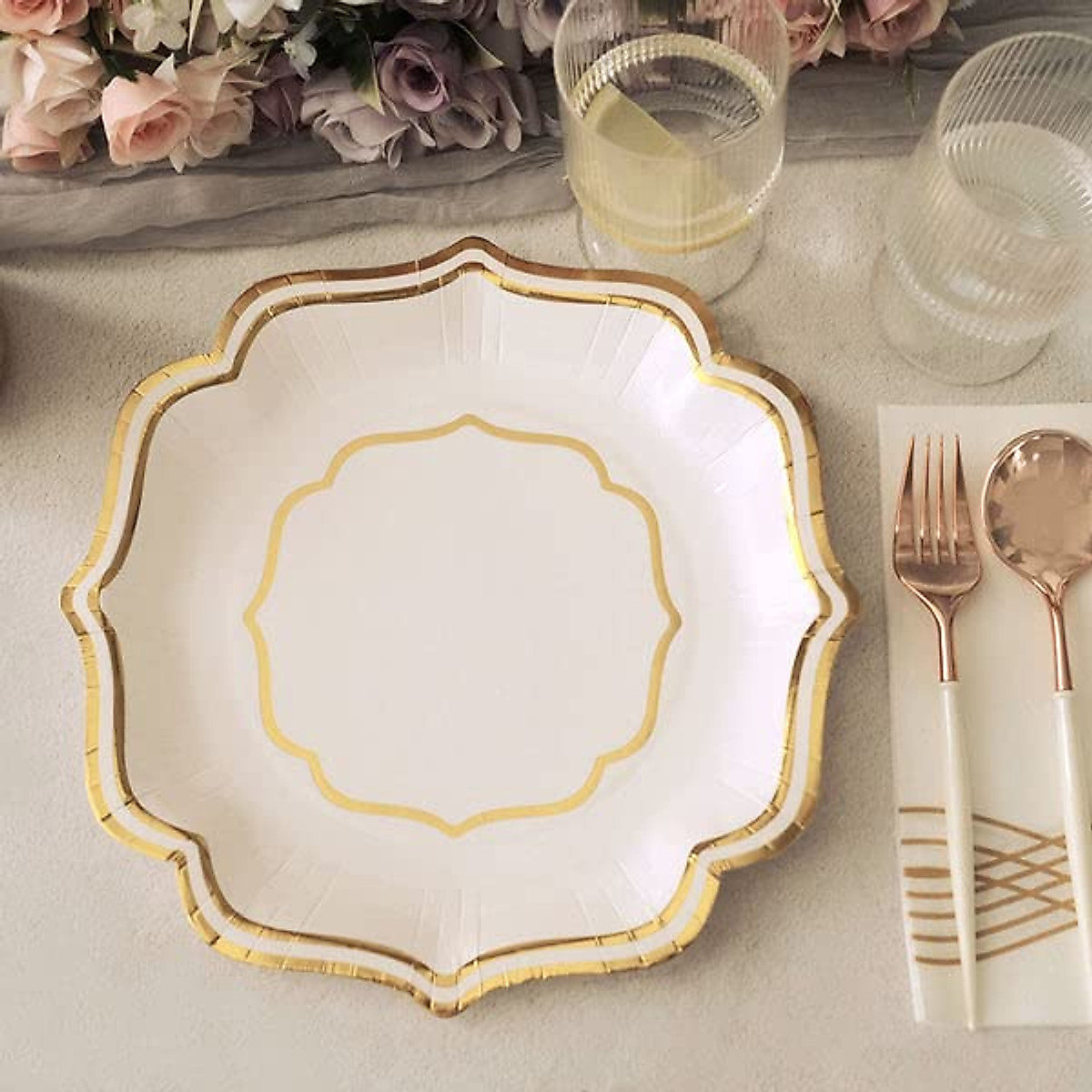 Tableclothsfactory 25 Pack | White/Gold 10" Scallop Rim Dinner Party Paper Plates, Disposable Plates - 300 GSM