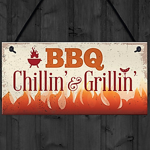 XLD Store BBQ Chillin & Grillin Barbecue Outdoor Garden Plaque Kitchen Bar Shed Sign Gift for Dad