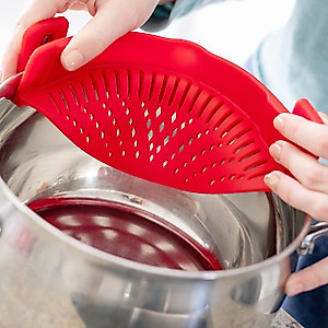 Arlig Clip On Pasta Strainer Silicone Universal Fit for all Pots and Bowls Snap On Drainer for Meat, Vegetables, Fruit Colander for Kitchen Easily Drain Food Space Saving