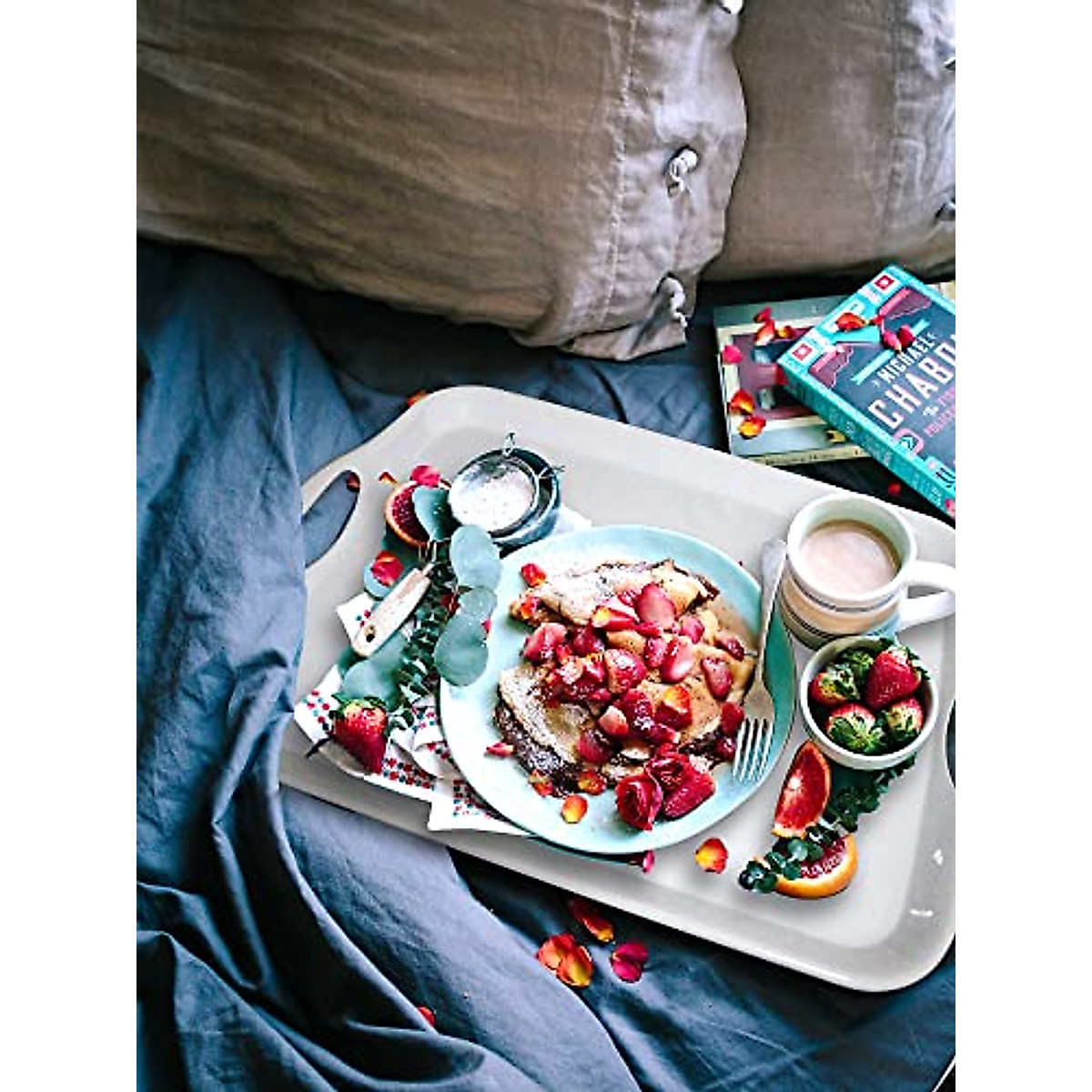 Large Melamine Serving Trays for Eating, 17.5’’ x 12’’ Serving Platter for Appetizer, Charcuterie, Food, Snack, Cupcakes, Dessert, BPA-Free, Dishwasher Safe Tray, Set of 2, White