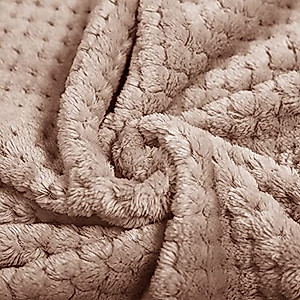Exclusivo Mezcla Fleece Throw Blanket, Super Soft and Warm Blankets for Couch, Sofa and Bed Waffle Textured, Cozy, Fuzzy and Lightweight (Camel, 40x50 Inches)
