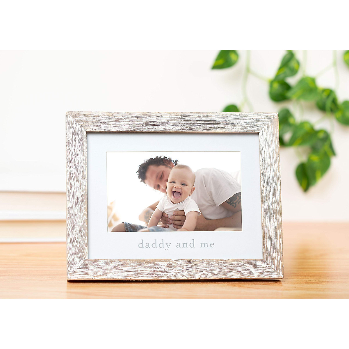 Pearhead Daddy and Me Baby Picture Frame, Gender-Neutral Dad and Baby Picture Frame, Baby Girl or Baby Boy Nursery Décor, 4" x 6" Photo Insert, Wood