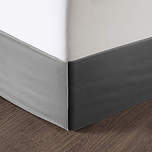 Madison Park Odette Cozy Comforter Set Jacquard Damask Medallion Design - Modern All Season, Down Alternative Bedding, Shams, Decorative Pillows, Queen(90 in x 90 in), Silver 8 Piece