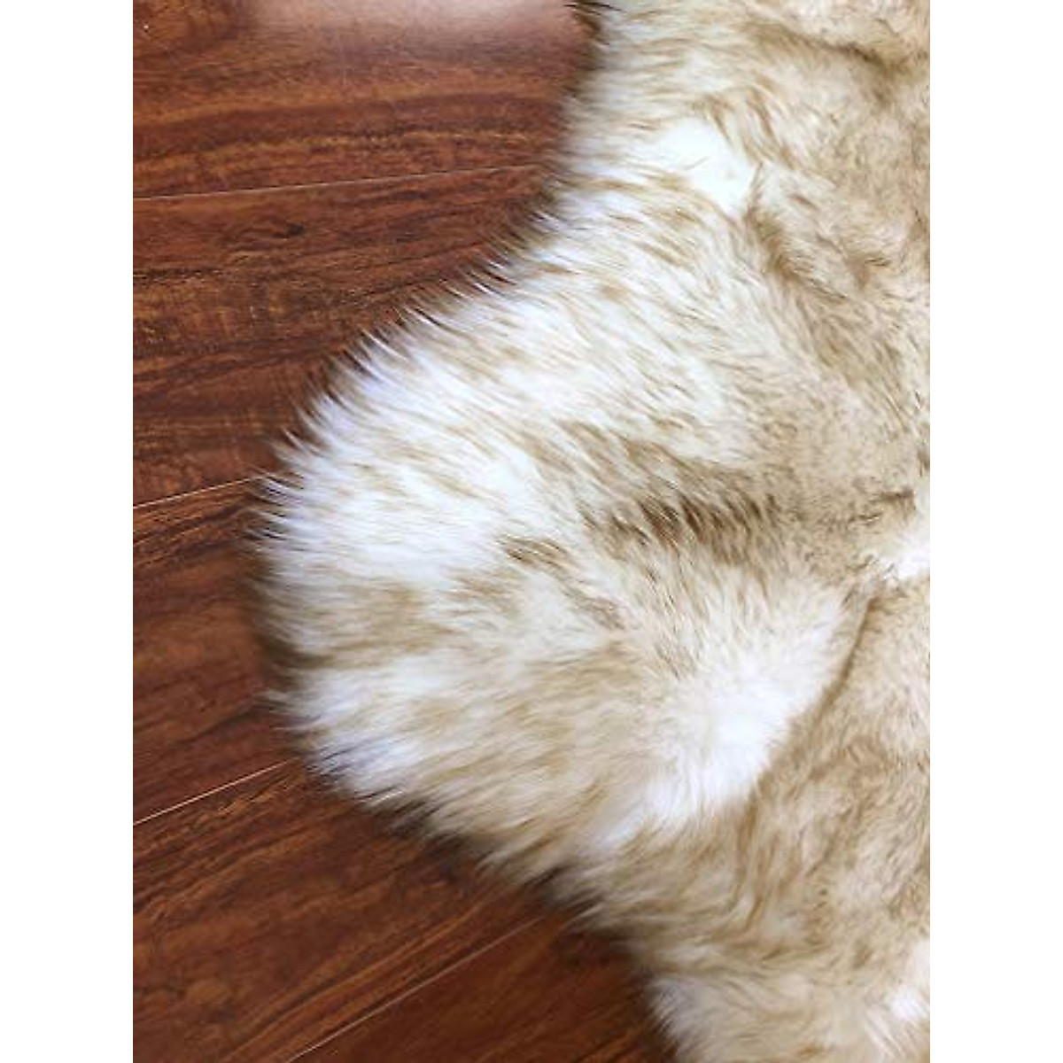 LAMBZY Faux Sheepskin Hypoallergenic Free Shape Silky Shag Rug, Luxury Shaggy Silky Plush Carpet for Bedrooms Rugs Living Room Sofa Floor Rugs (Quarto 4 Pelts 4'x6', 120x180cm White with Brown Tips)
