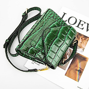 Trendy Mini Purse for Women, Small Crocodile Pattern Crossbody Bag, Vegan Leather Clutch Top Handle Shoulder Handbag (Green)