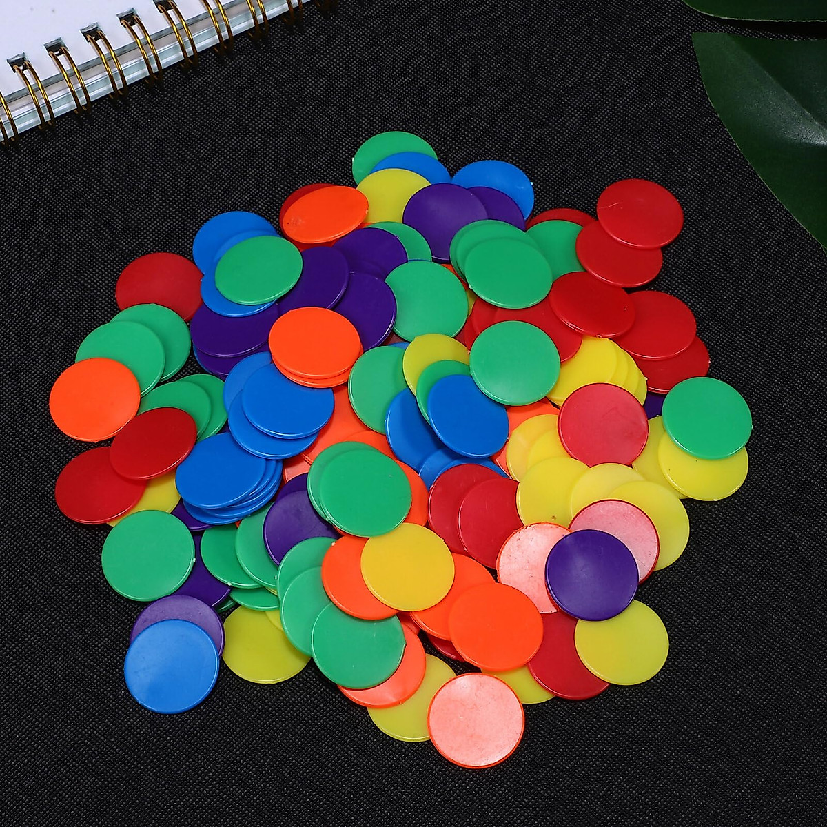ibasenice Morphie Portable Bingo Counting Chips 180pcs Small Plastic Learning Counters Disk Bingo Chip Counting Disc Markers for Math Practice and Poker Chip Game Tokens Portable