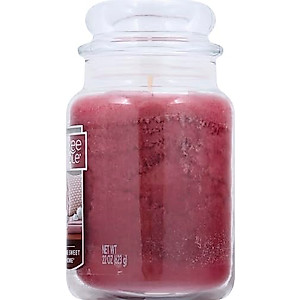 Yankee Candle Home Sweet Home Scented, Classic 22oz Large Jar Single Wick Candle, Over 110 Hours of Burn Time, Ideal for Fall, Outdoors, Home and Christmas Decorations