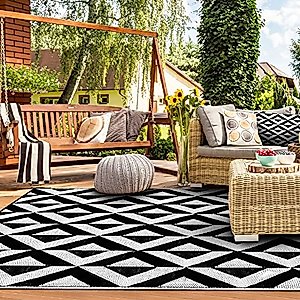 GARTOL Waterproof Indoor Outdoor Rug, Reversible Modern Area Rug Mats, Geometric Triangle Pattern Plastic Straw Rug for RV, Patio, Backyard, Pool Deck, Picnic, Beach, Camping (5' x 8', Black & White)