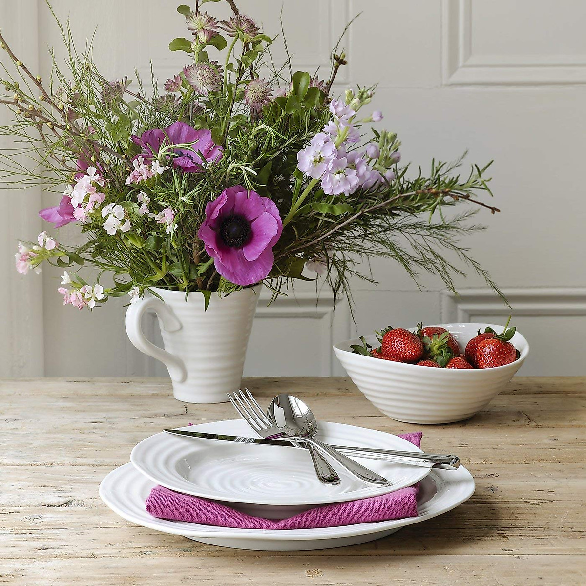 Portmeirion Sophie Conran White Round Platter | 12 Inch Porcelain Serving Tray for Appetizers, Snacks, and Sandwiches | Made from Fine Porcelain | Dishwasher and Microwave Safe